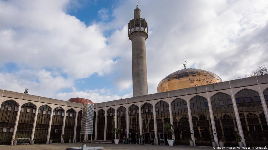 Prayer Leader Stabbed In London Mosque Attacker Arrested Https