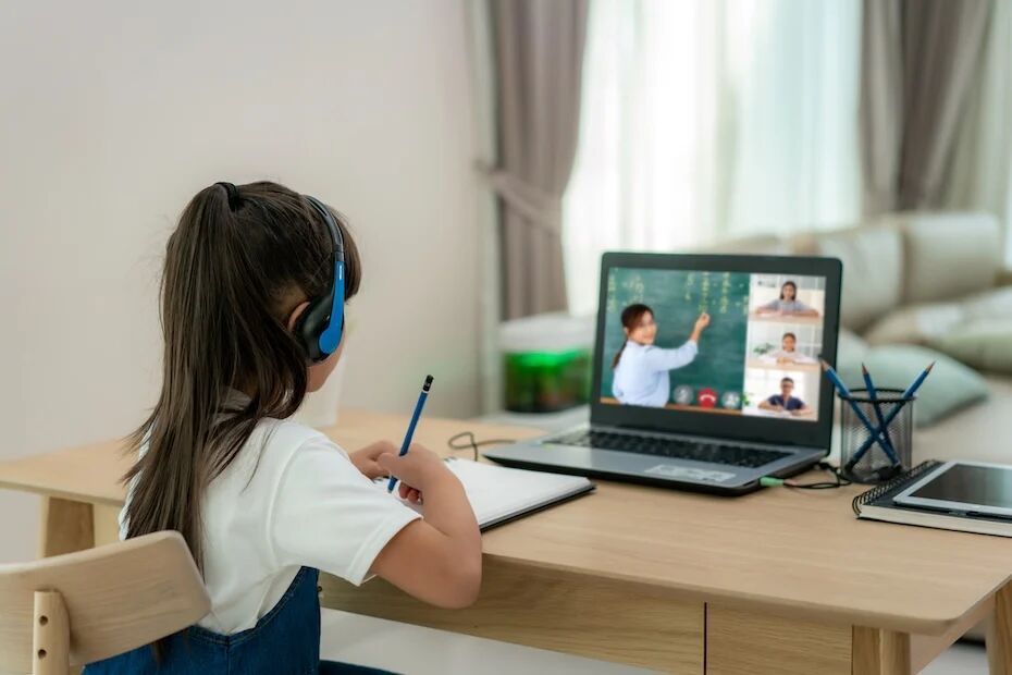 UAE expands distance learning with different timelines announced for ...