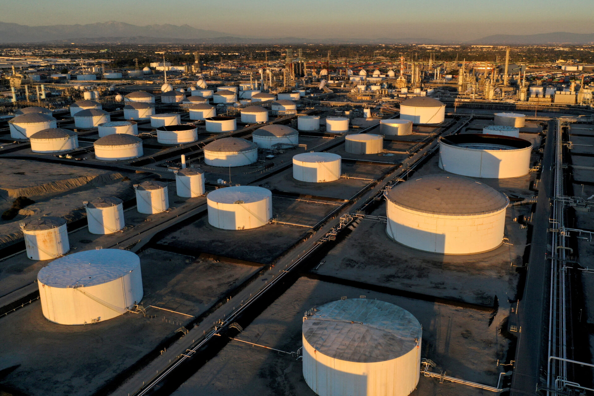 Oil Prices: WTI falls to $88.50 per barrel, Murban down 11%, Brent at ...