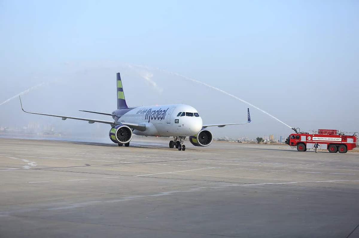 SalamAir temporarily suspends Kuwait and Beirut routes over security ...